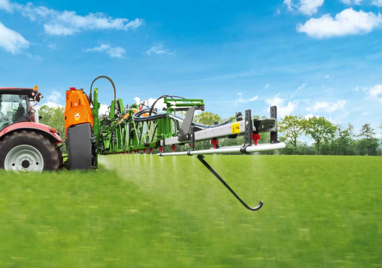 The new UF 1002 and UF 1302 mounted sprayers from Amazone ...