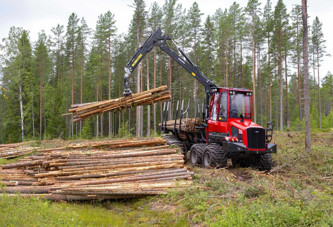 Komatsu launch forest forwarders for thinning applications ...