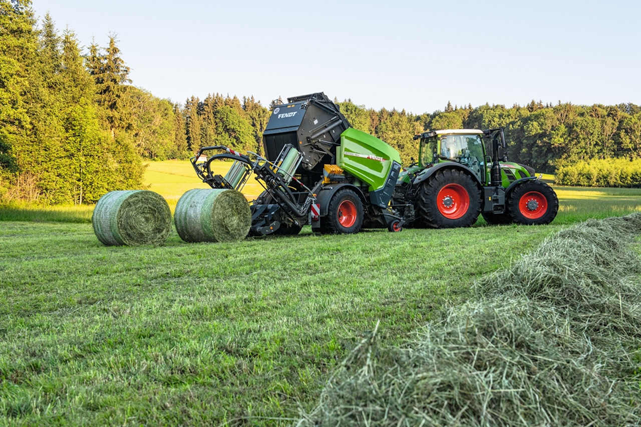 New variable chamber baler with film binding – Agrimachinery News