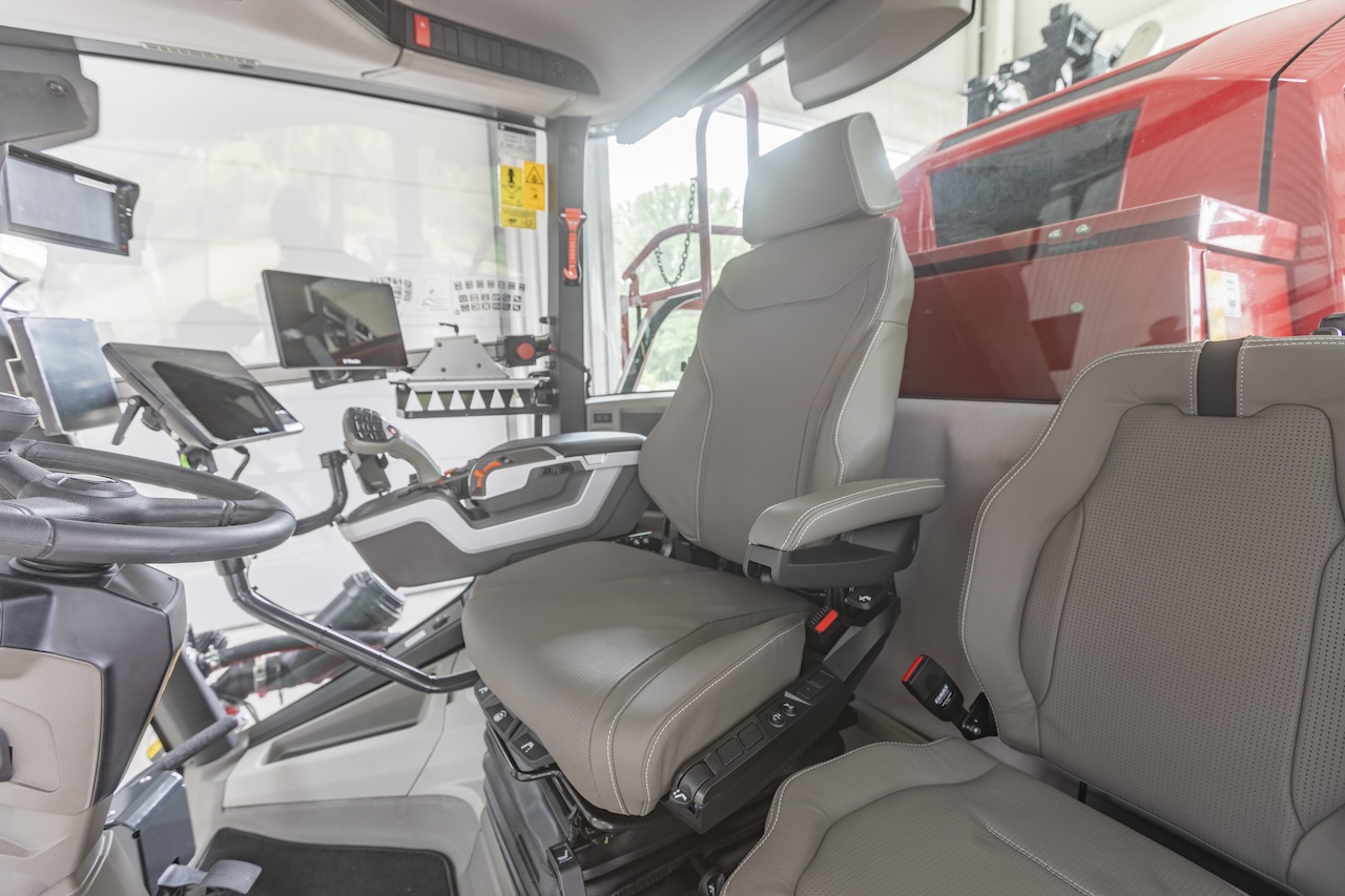 All-new cab for self-propelled sprayers – Agrimachinery News