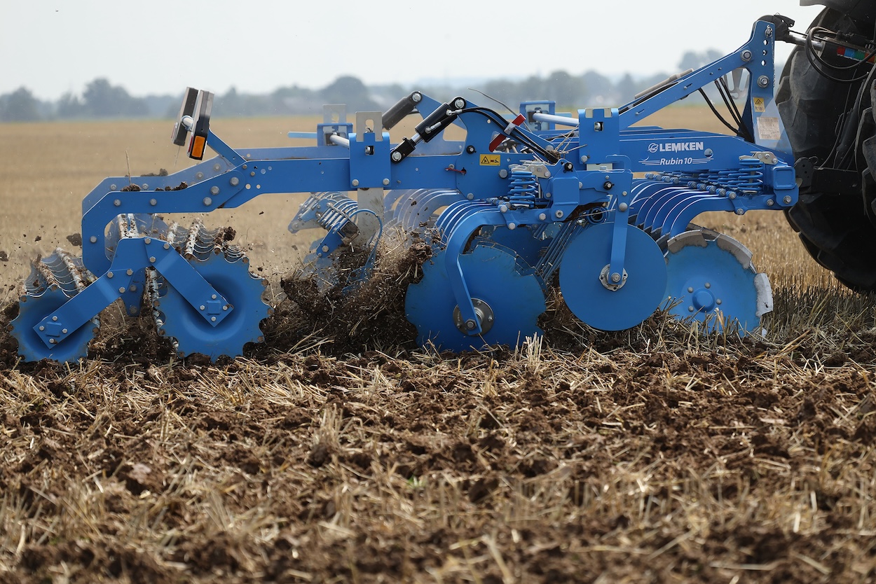 New compact disc harrows – now a multi-tool – Agrimachinery News