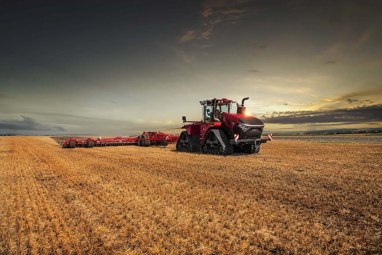 Tracked artic takes Tractor of the Year 2025 prize – Agrimachinery News