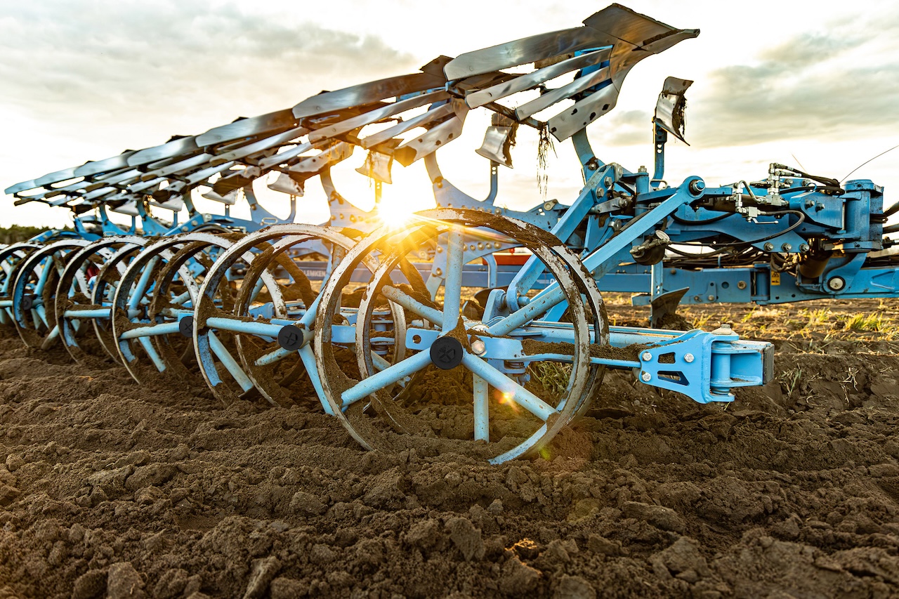 Semi-Mounted Plough with Integrated Press Launched – Agrimachinery News